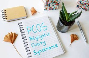 Peli sul mento, ti crescono e non sai perché? Svelata la vera causa